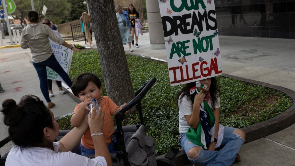 Federal judge confirms 2021 decision finding DACA unlawful - OSV News