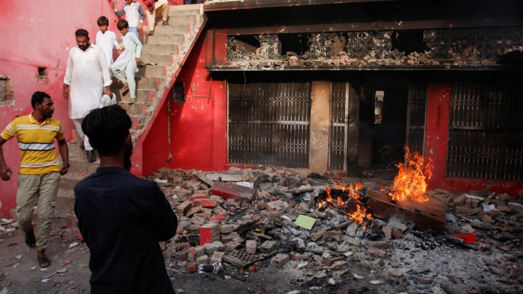 Pakistan Christians end year of persecution hoping new government in ...