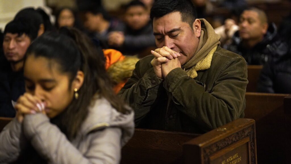 Gallup: Just 3 in 10 US adults regularly attend religious services ...