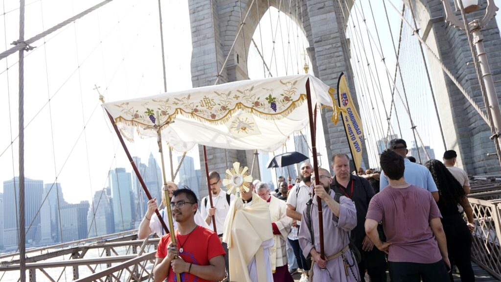 Over Memorial Day weekend, Eucharistic pilgrimage includes NY blessings ...