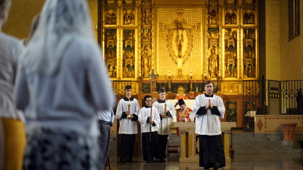 French priest proposes ordinariate for TLM Catholics as ‘constructive ...
