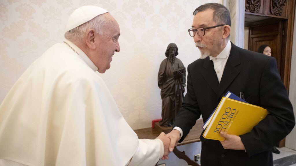 Ratzinger Prize winner draws from late pope’s engagement with modernity ...