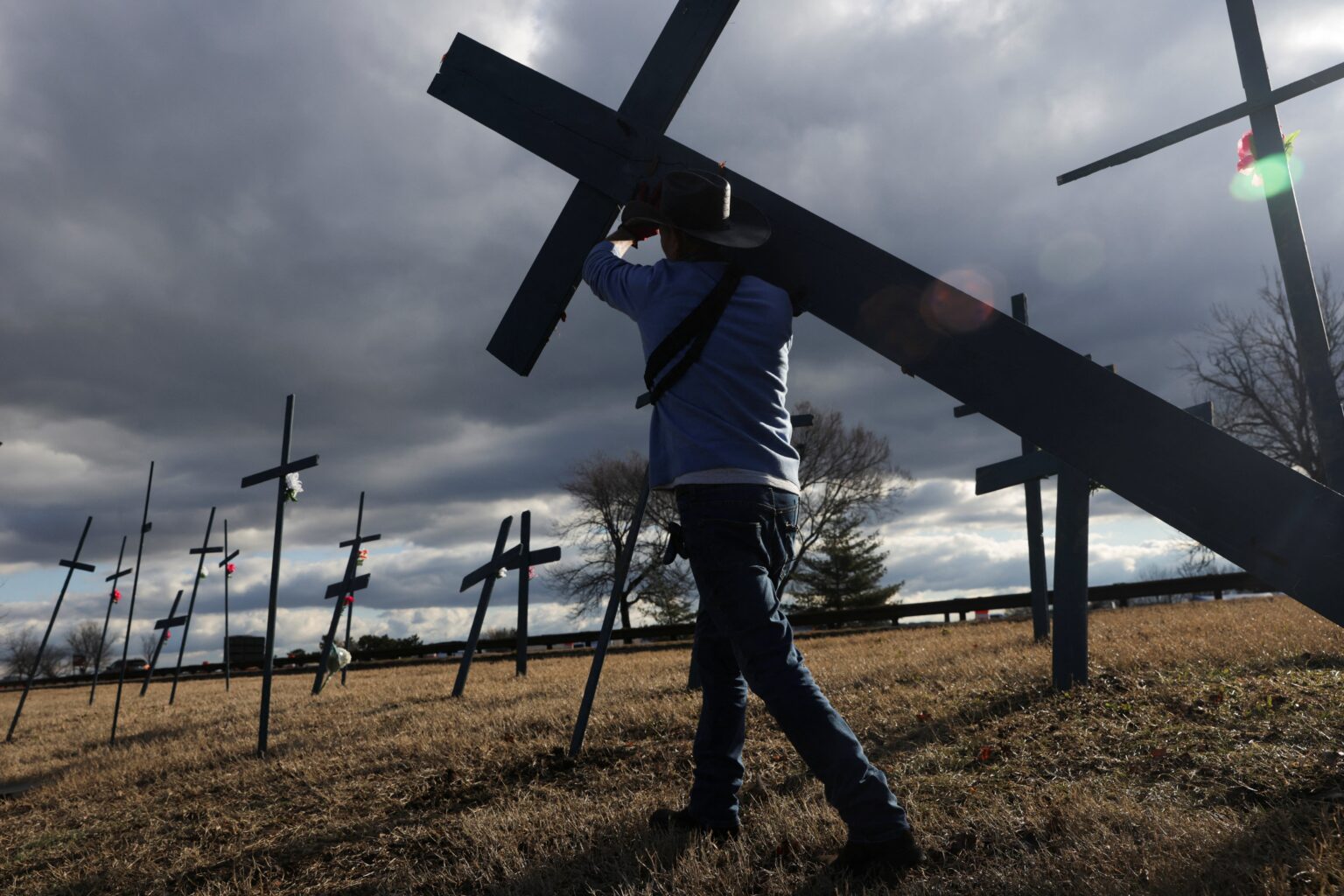 Field of crosses: Immigrant artist’s memorial to DC air disaster ...