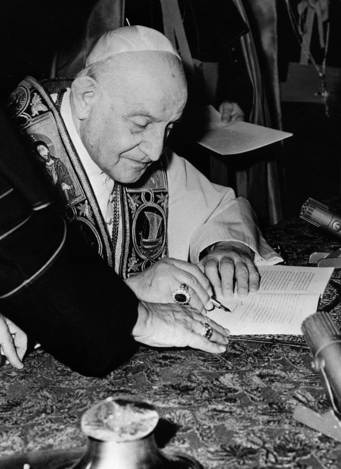 Recent papal transitions: A timeline - OSV News