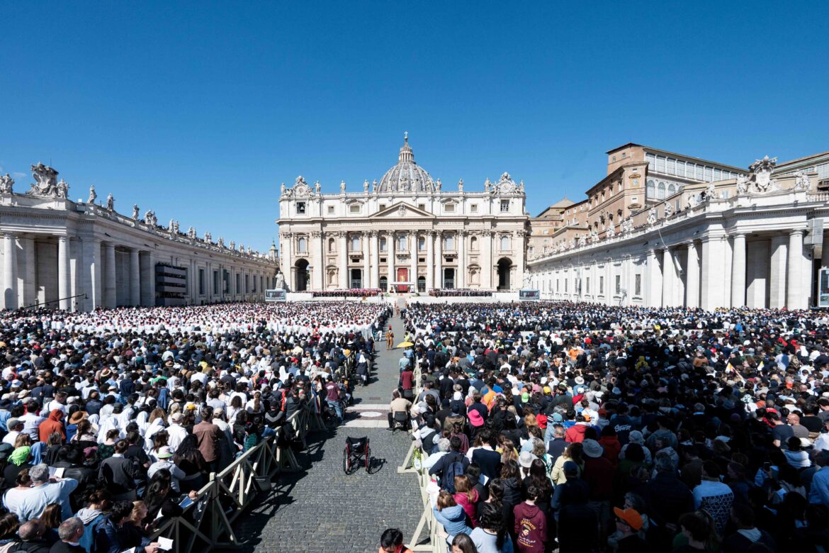 ‘A pope among the people’: Pope Francis’ funeral day in photos - OSV News