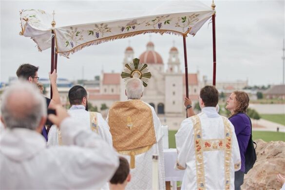 2025 National Eucharistic Pilgrimage: Pilgrim live blog - OSV News