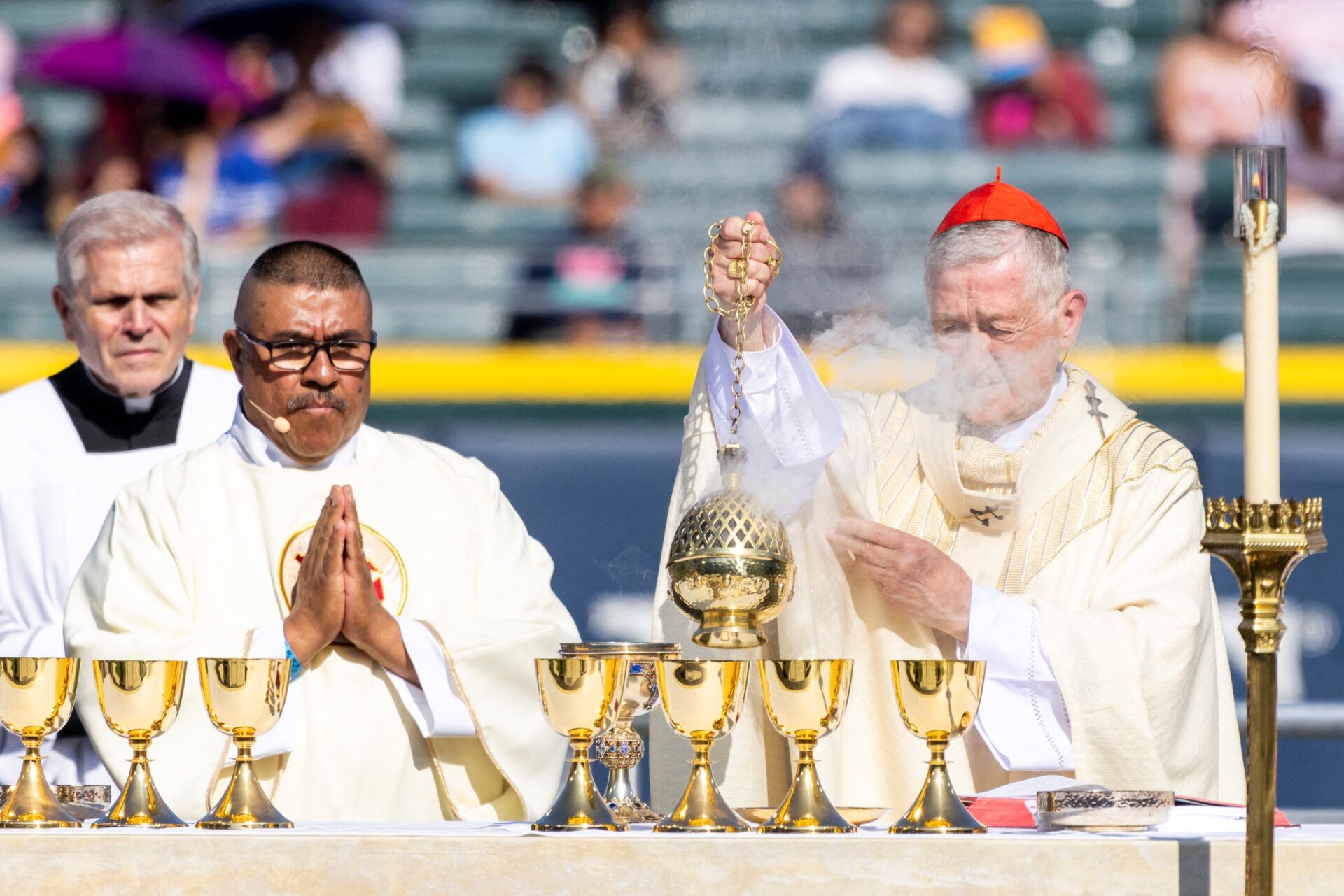 Chicagoans celebrate one of their own, with Mass and festivities ...