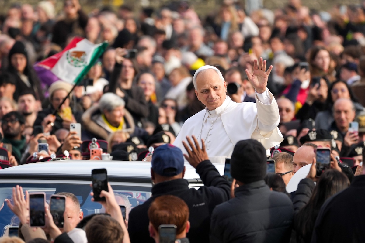 Vatican says close to 3 million people saw Pope Leo at the Vatican in ...