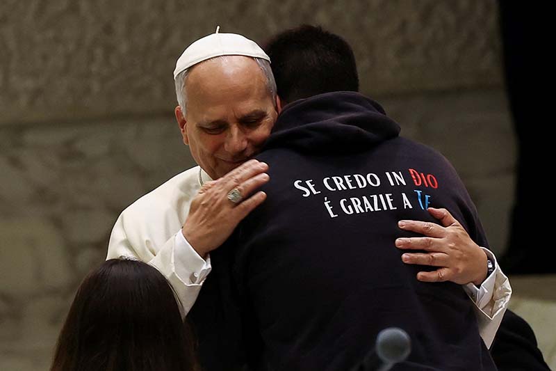 Pope to youth: Setting world ablaze requires a burning heart