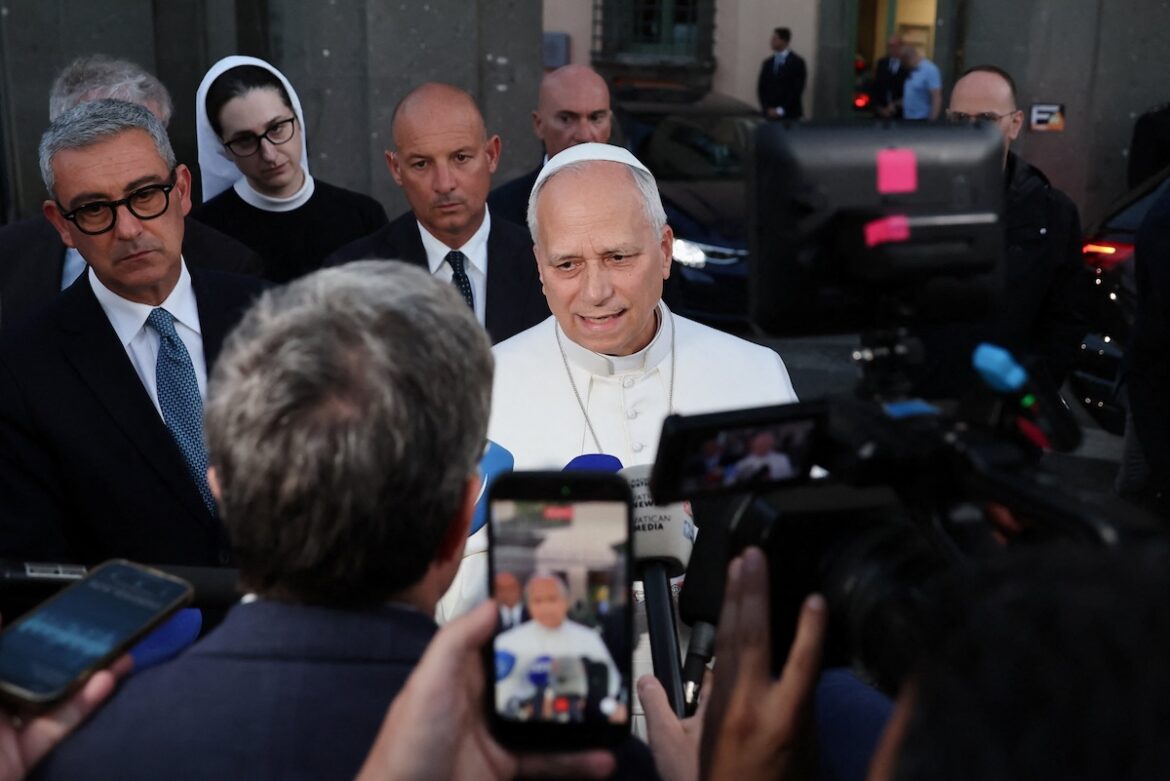 Pope renews calls for humanitarian help for people of Gaza