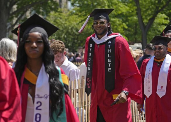 Grads hear faith-filled words to take into world