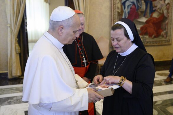 Relics of sister to whom Jesus appeared, showing his Sacred Heart, will ...