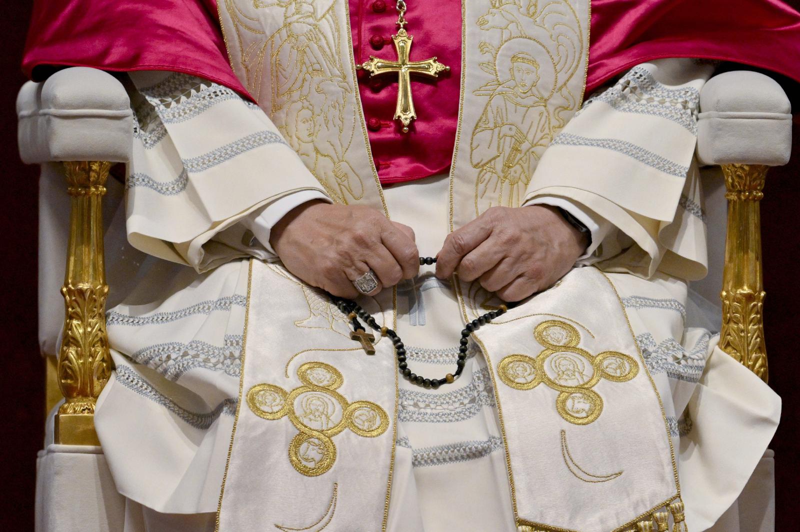 Pope Leo asks Catholics worldwide to pray rosary for peace May 30 - OSV ...