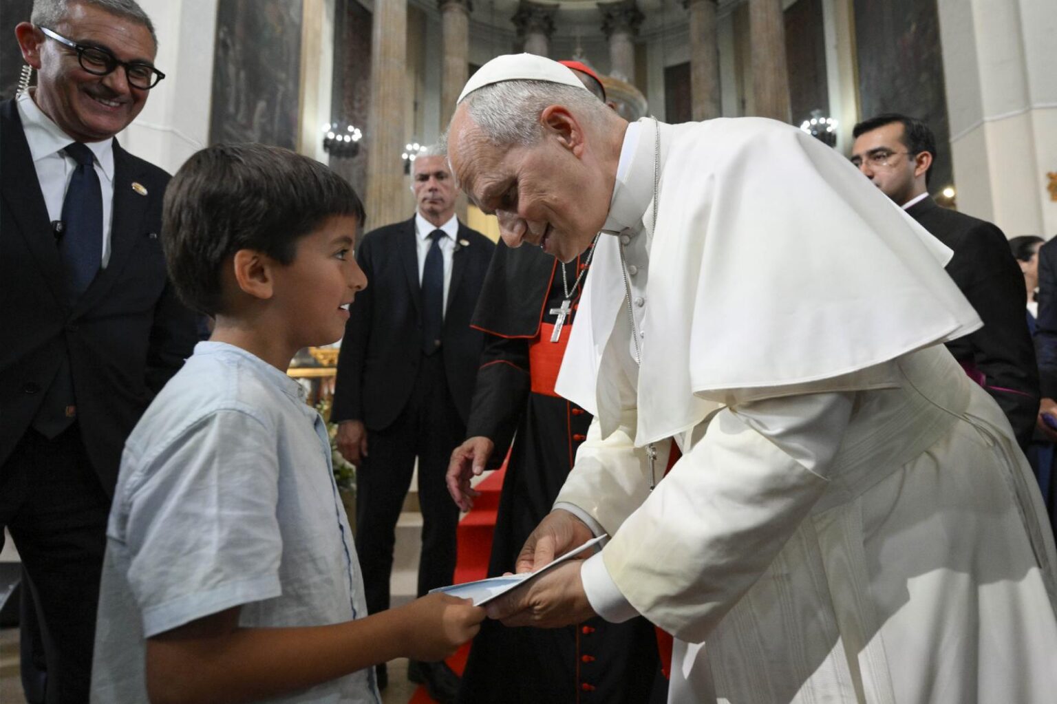 Kids that stole the show in Spain: a curious boy, a blind guide and a ...